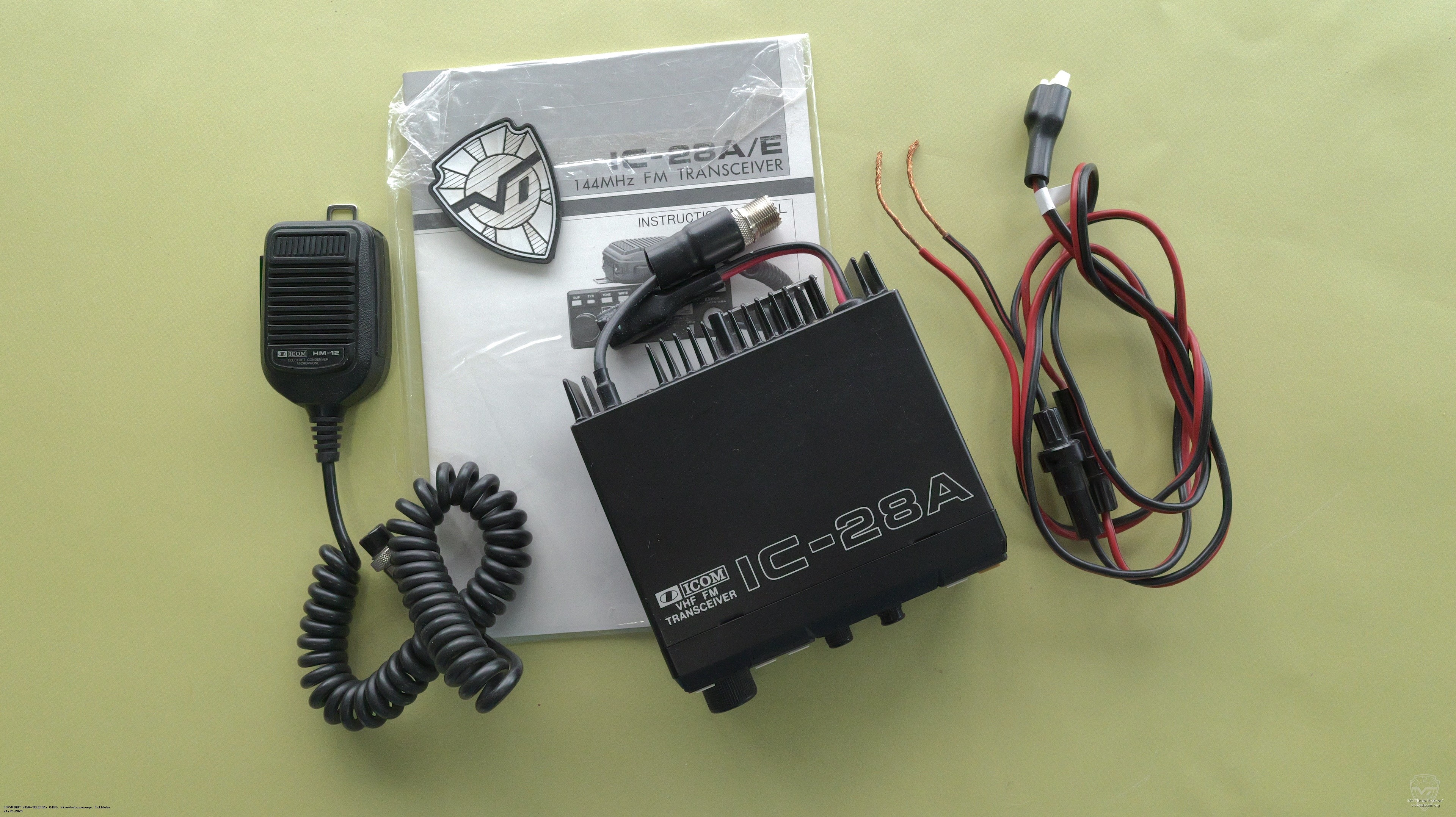 Комплект поставки радиостанции Icom IC-28A | фотография от ЗАО Вива-Телеком