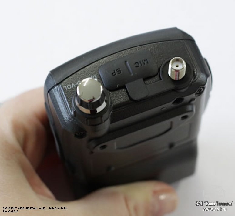 Вид сверху двухдиапазонной радиостанции Icom IC-E91 | фотография от ЗАО ...